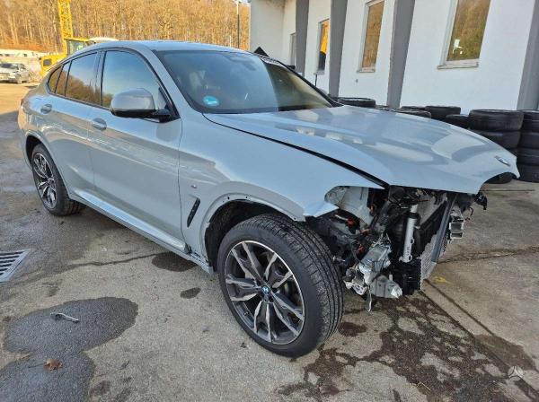 Grey BMW X4 2024 in Klaipeda, with an engine capacity of 2.99 L and mileage of 36 thousand km for 18200 €, photo 2 on AUTOMOTO.COM.LV