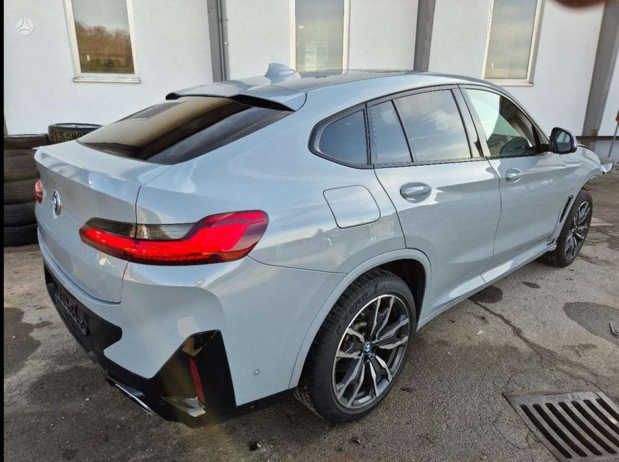 Pelēks BMW X4 2024 Klaipėda, ar dzinēja tilpumu 2.99 L un nobraukumu 36 tūkst. km par 18200 €, foto 3 vietnē AUTOMOTO.COM.LV