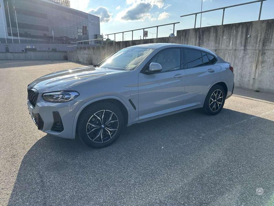 Grey BMW X4 2024 in Vilnius, with an engine capacity of 2.00 L and mileage of 25 thousand km for 49500 €, photo 1 on AUTOMOTO.COM.LV