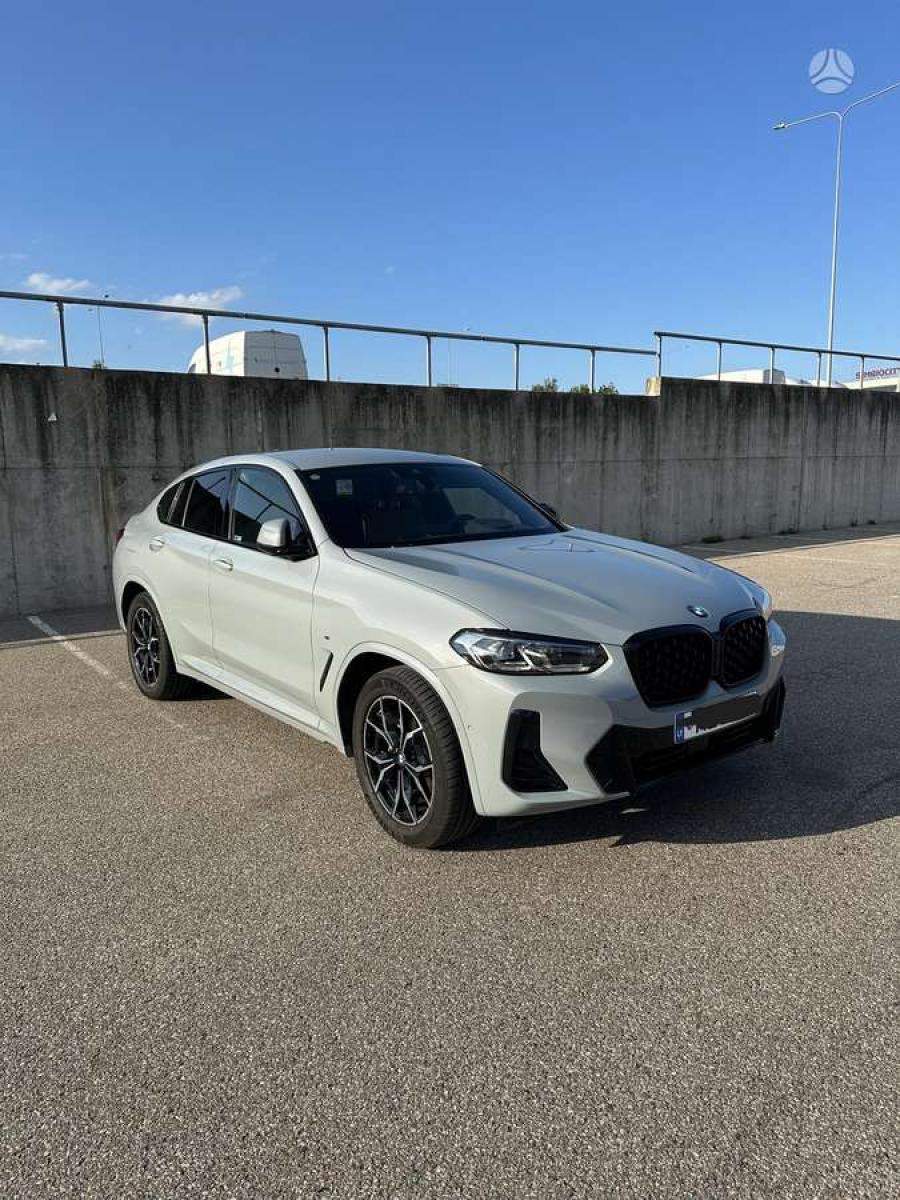 Grey BMW X4 2024 in Vilnius, with an engine capacity of 2.00 L and mileage of 25 thousand km for 49500 €, photo 4 on AUTOMOTO.COM.LV