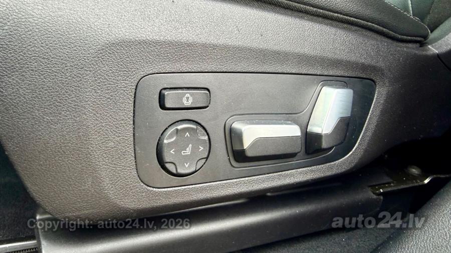 Grey BMW X4 2020 in Tallinn, with an engine capacity of 3.00 L and mileage of 101 thousand km for 37000 €, photo 26 on AUTOMOTO.COM.LV