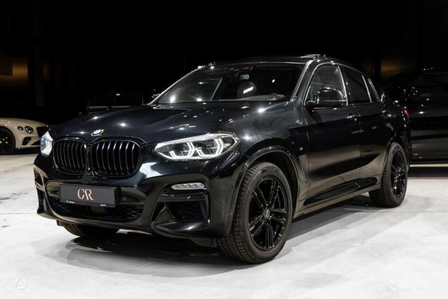 Black BMW x4-m 2019 in Riga, with an engine capacity of 2.99 L and mileage of 156 thousand km for 33900 €, photo 1 on AUTOMOTO.COM.LV