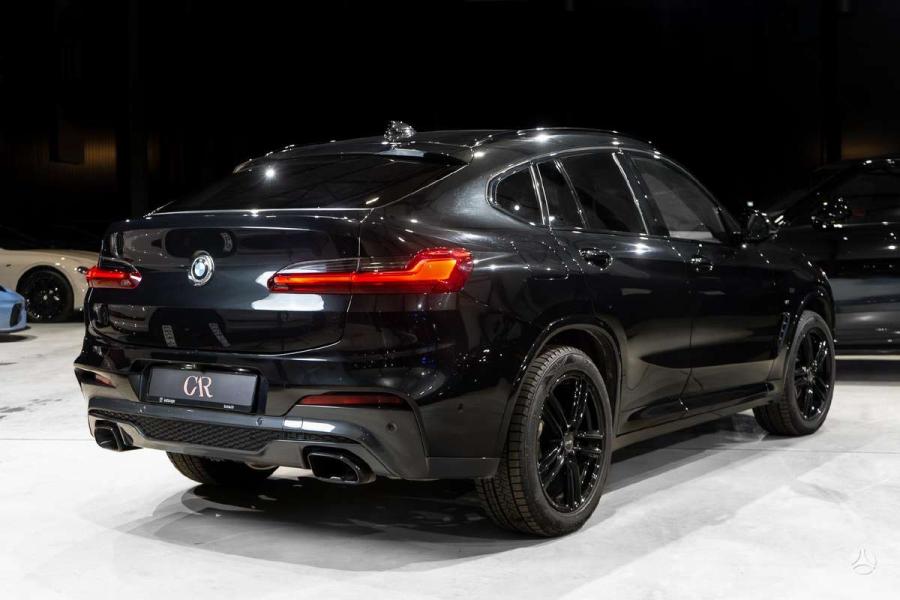 Black BMW x4-m 2019 in Riga, with an engine capacity of 2.99 L and mileage of 156 thousand km for 33900 €, photo 4 on AUTOMOTO.COM.LV