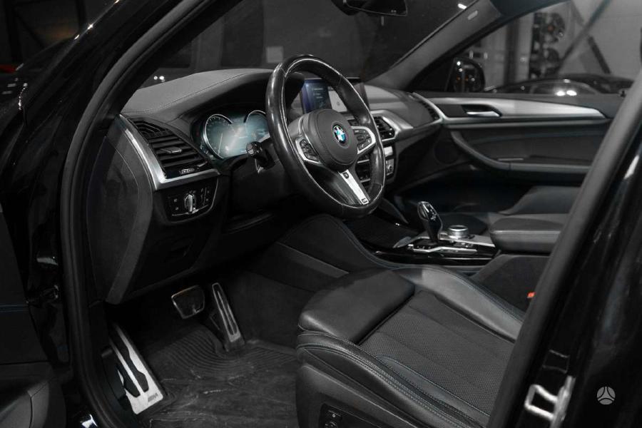 Black BMW x4-m 2019 in Riga, with an engine capacity of 2.99 L and mileage of 156 thousand km for 33900 €, photo 9 on AUTOMOTO.COM.LV