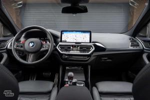 Black BMW x4-m 2021 in Marijampole, with an engine capacity of 3.00 L and mileage of 110 thousand km for 45950 €, photo 17 on AUTOMOTO.COM.LV