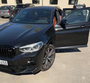 Melns BMW x4-m 2021 Klaipėda, ar dzinēja tilpumu 2.99 L un nobraukumu 85 tūkst. km par 42000 €, foto 4 vietnē AUTOMOTO.COM.LV