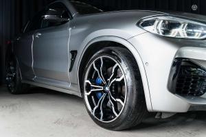 Grey BMW x4-m 2020 in Vilnius, with an engine capacity of 2.99 L and mileage of 87 thousand km for 39999 €, photo 16 on AUTOMOTO.COM.LV