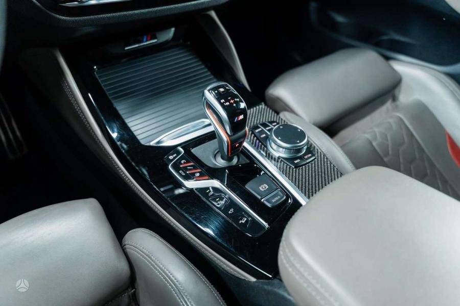 Grey BMW x4-m 2020 in Vilnius, with an engine capacity of 2.99 L and mileage of 87 thousand km for 39999 €, photo 27 on AUTOMOTO.COM.LV