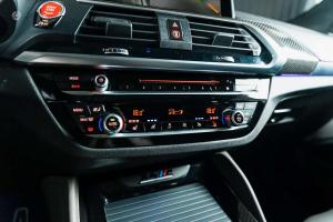 Grey BMW x4-m 2020 in Vilnius, with an engine capacity of 2.99 L and mileage of 87 thousand km for 39999 €, photo 29 on AUTOMOTO.COM.LV
