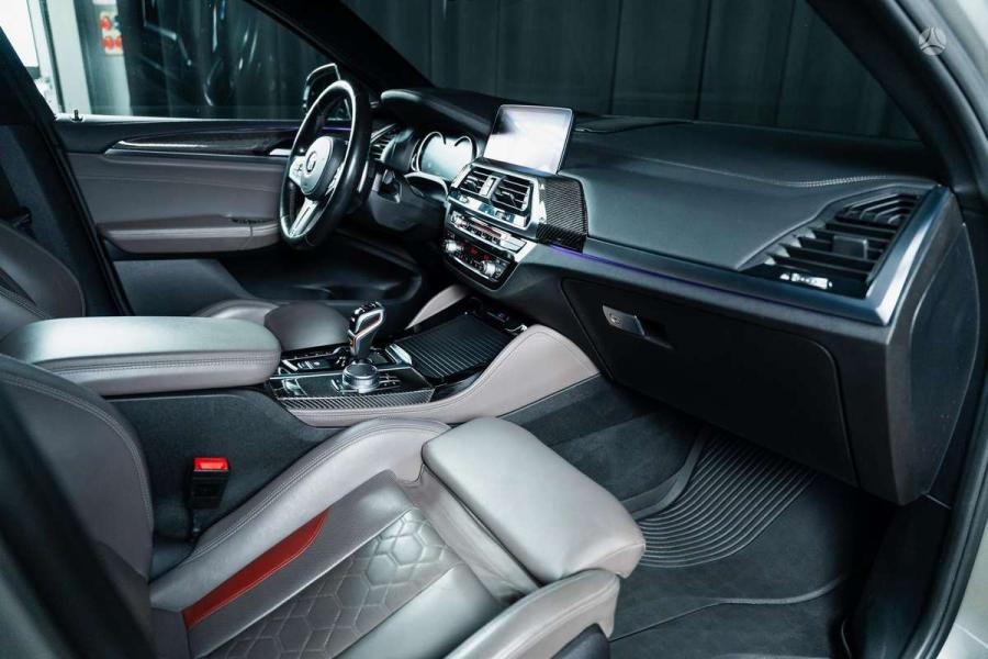 Grey BMW x4-m 2020 in Vilnius, with an engine capacity of 2.99 L and mileage of 87 thousand km for 39999 €, photo 33 on AUTOMOTO.COM.LV