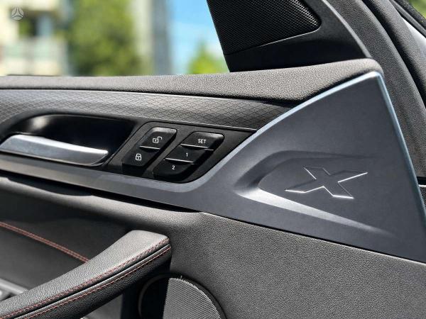 Серый БМВ x4-m 2021 в Вильнюс, объемом двигателя 2.99 л и пробегом 79 тыс. км за 48500 €, фото 3 на AUTOMOTO.COM.LV