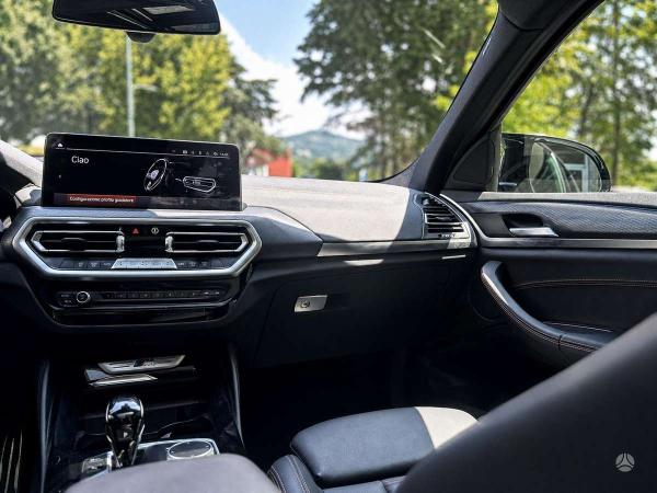 Серый БМВ x4-m 2021 в Вильнюс, объемом двигателя 2.99 л и пробегом 79 тыс. км за 48500 €, фото 8 на AUTOMOTO.COM.LV