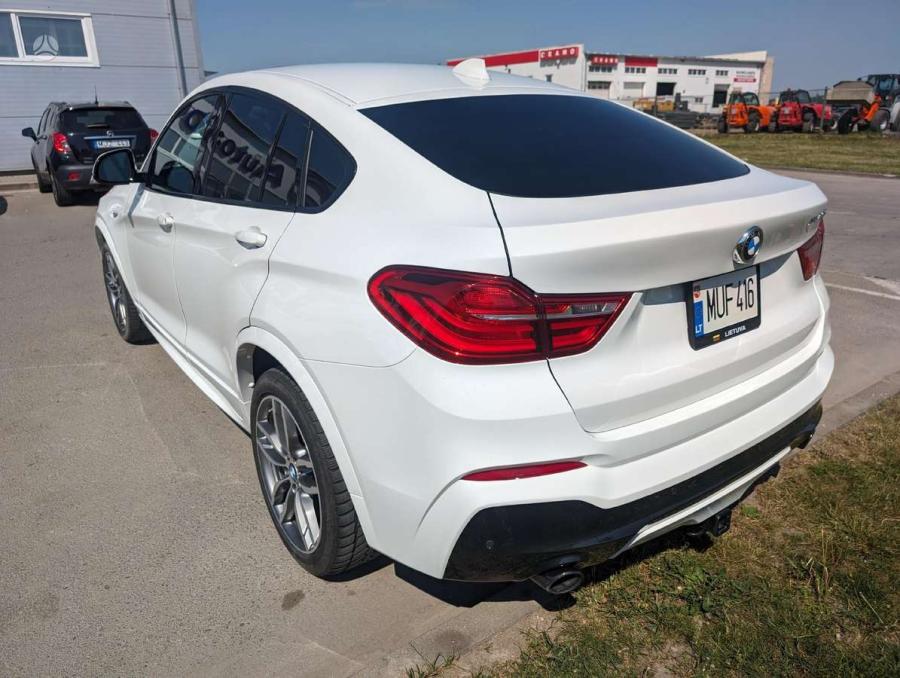 Balts BMW x4-m 2017 Kalvarija, ar dzinēja tilpumu 2.98 L un nobraukumu 124 tūkst. km par 22500 €, foto 22 vietnē AUTOMOTO.COM.LV