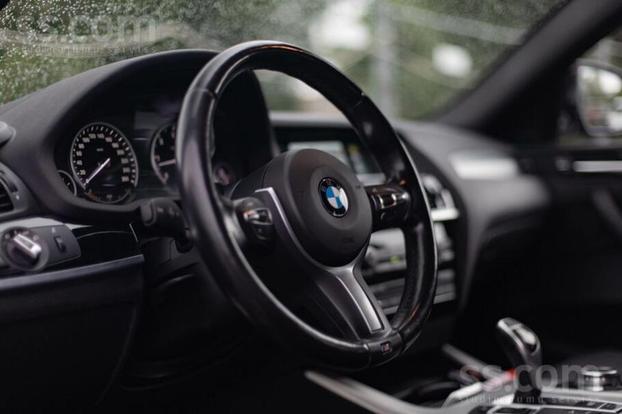Red BMW X4 2014 in Riga, with an engine capacity of 3.00 L and mileage of 155 thousand km for 24500 €, photo 16 on AUTOMOTO.COM.LV