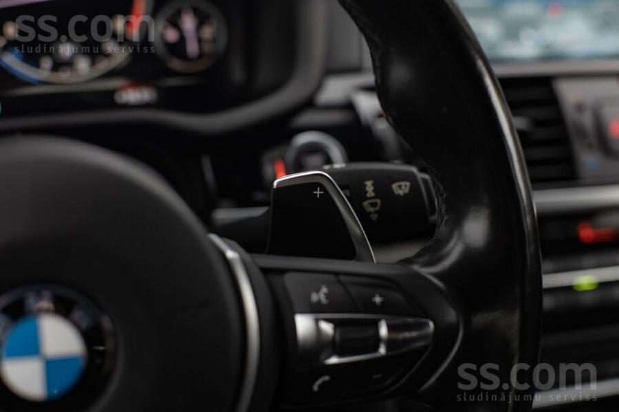 Red BMW X4 2014 in Riga, with an engine capacity of 3.00 L and mileage of 155 thousand km for 24500 €, photo 19 on AUTOMOTO.COM.LV