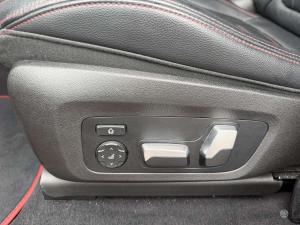 Red BMW X4 2018 in Kaunas, with an engine capacity of 3.00 L and mileage of 114 thousand km for 26900 €, photo 23 on AUTOMOTO.COM.LV