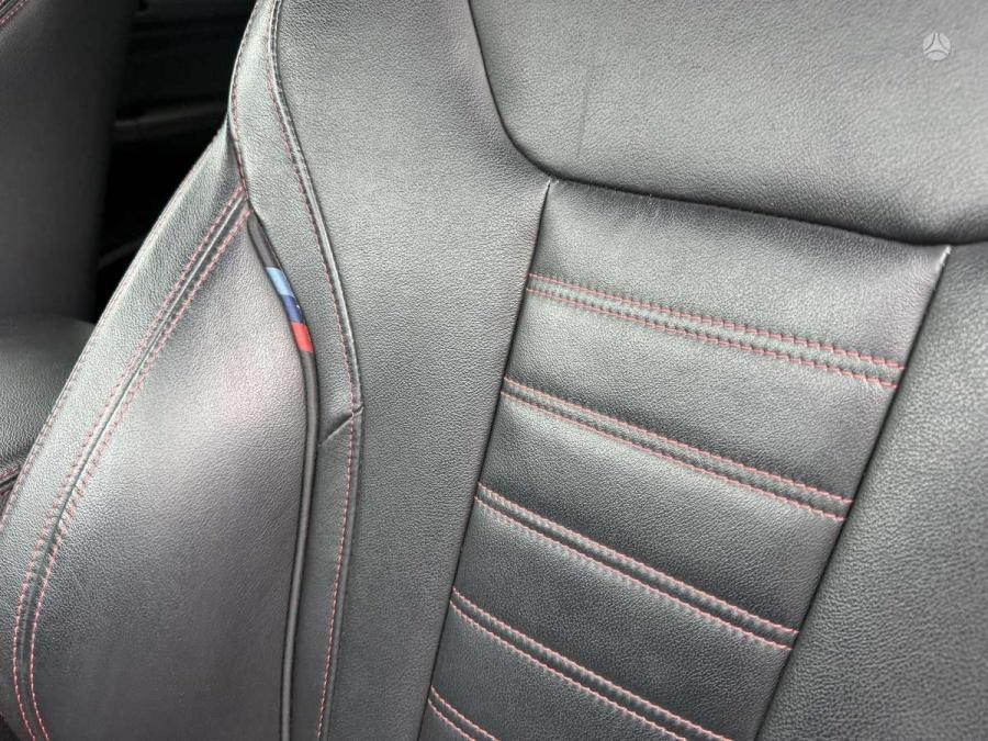 Red BMW X4 2018 in Kaunas, with an engine capacity of 3.00 L and mileage of 114 thousand km for 26900 €, photo 24 on AUTOMOTO.COM.LV
