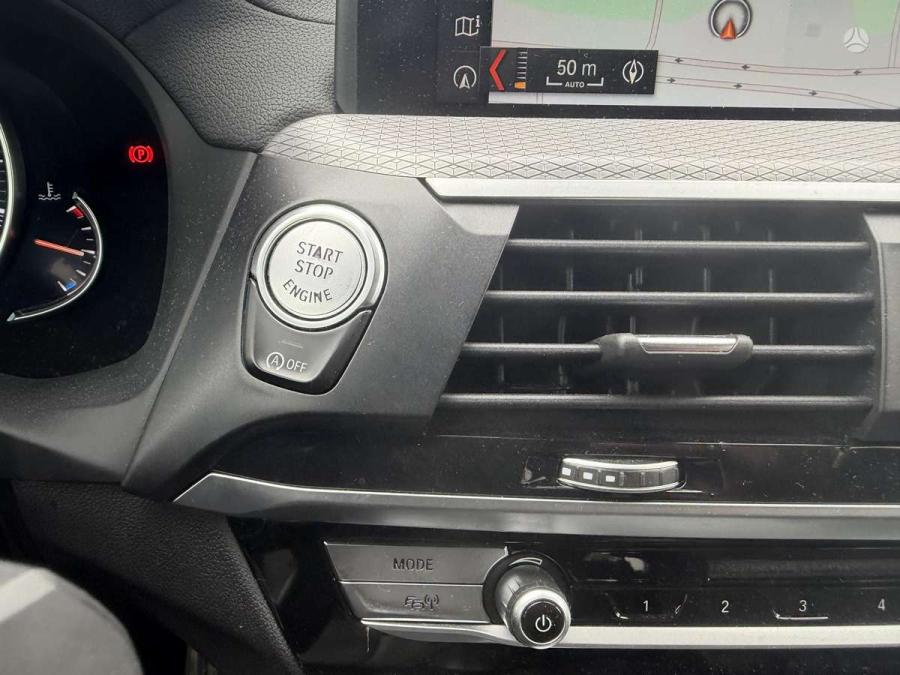 Red BMW X4 2018 in Kaunas, with an engine capacity of 3.00 L and mileage of 114 thousand km for 26900 €, photo 36 on AUTOMOTO.COM.LV