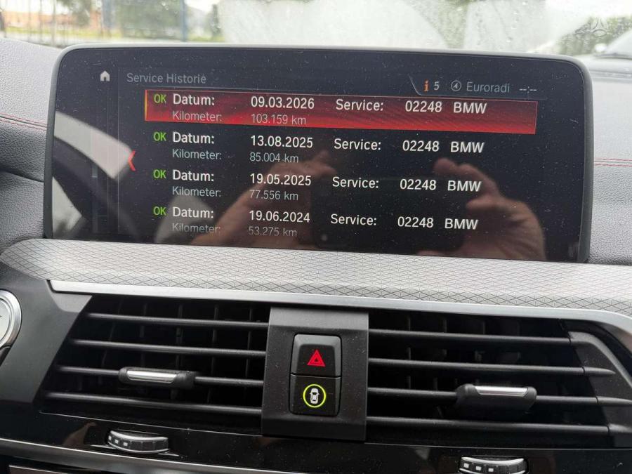 Red BMW X4 2018 in Kaunas, with an engine capacity of 3.00 L and mileage of 114 thousand km for 26900 €, photo 39 on AUTOMOTO.COM.LV
