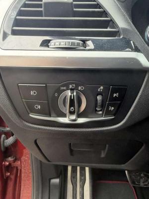 Red BMW X4 2018 in Kaunas, with an engine capacity of 3.00 L and mileage of 114 thousand km for 26900 €, photo 48 on AUTOMOTO.COM.LV