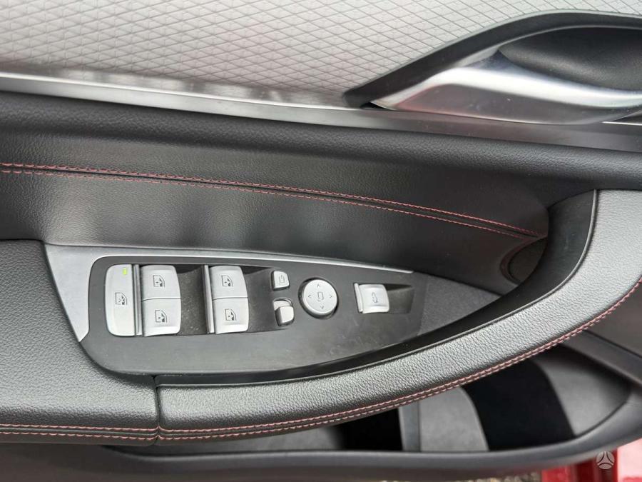 Red BMW X4 2018 in Kaunas, with an engine capacity of 3.00 L and mileage of 114 thousand km for 26900 €, photo 50 on AUTOMOTO.COM.LV
