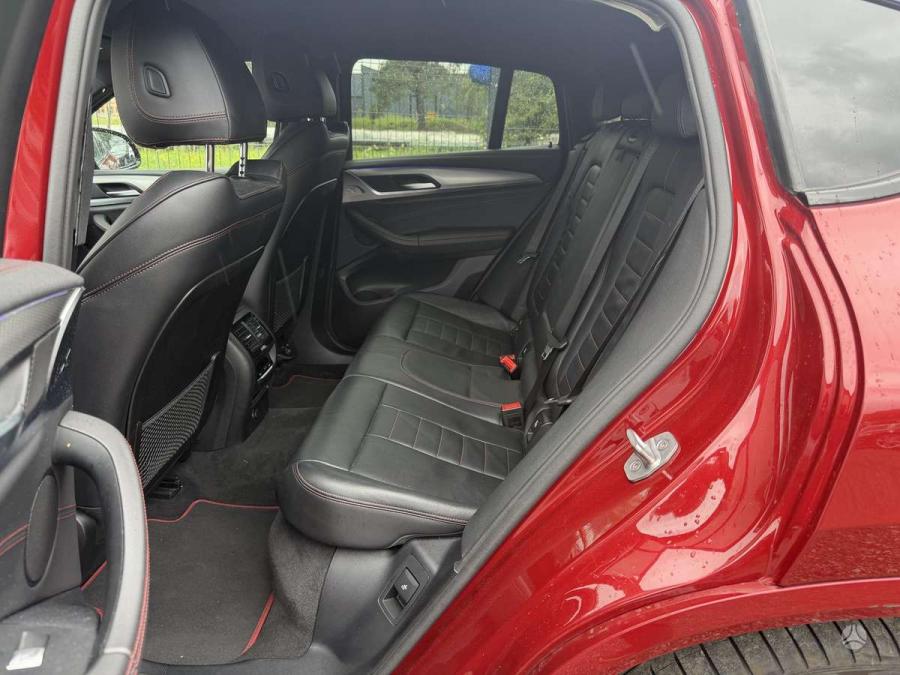 Red BMW X4 2018 in Kaunas, with an engine capacity of 3.00 L and mileage of 114 thousand km for 26900 €, photo 55 on AUTOMOTO.COM.LV