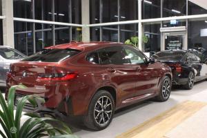Red BMW X4 2022 in Vilnius, with an engine capacity of 2.00 L and mileage of 49 thousand km for 46000 €, photo 4 on AUTOMOTO.COM.LV