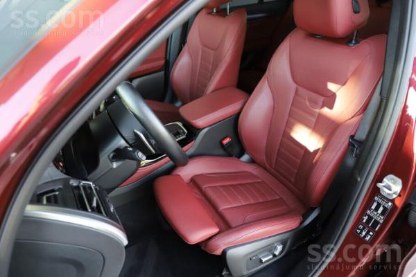 Red BMW X4 2022 in Riga, with an engine capacity of 3.00 L and mileage of 112 thousand km for 42900 €, photo 11 on AUTOMOTO.COM.LV
