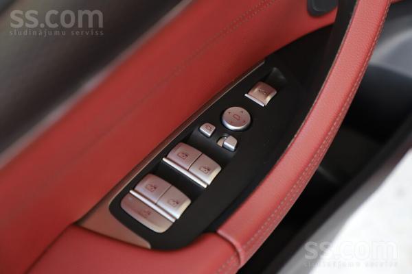 Red BMW X4 2022 in Talsi, with an engine capacity of 3.00 L and mileage of 112 thousand km for 41000 €, photo 4 on AUTOMOTO.COM.LV