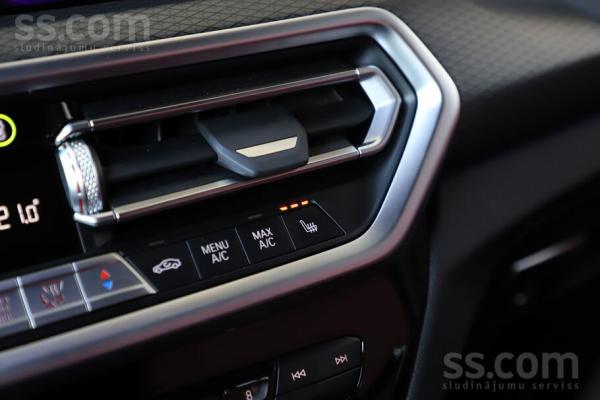 Red BMW X4 2022 in Talsi, with an engine capacity of 3.00 L and mileage of 112 thousand km for 41000 €, photo 8 on AUTOMOTO.COM.LV