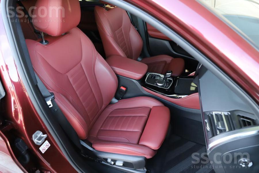 Red BMW X4 2022 in Talsi, with an engine capacity of 3.00 L and mileage of 112 thousand km for 41000 €, photo 18 on AUTOMOTO.COM.LV