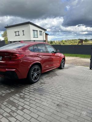 Red BMW X4 2017 in Vilnius, with an engine capacity of 2.00 L and mileage of 123 thousand km for 19300 €, photo 8 on AUTOMOTO.COM.LV