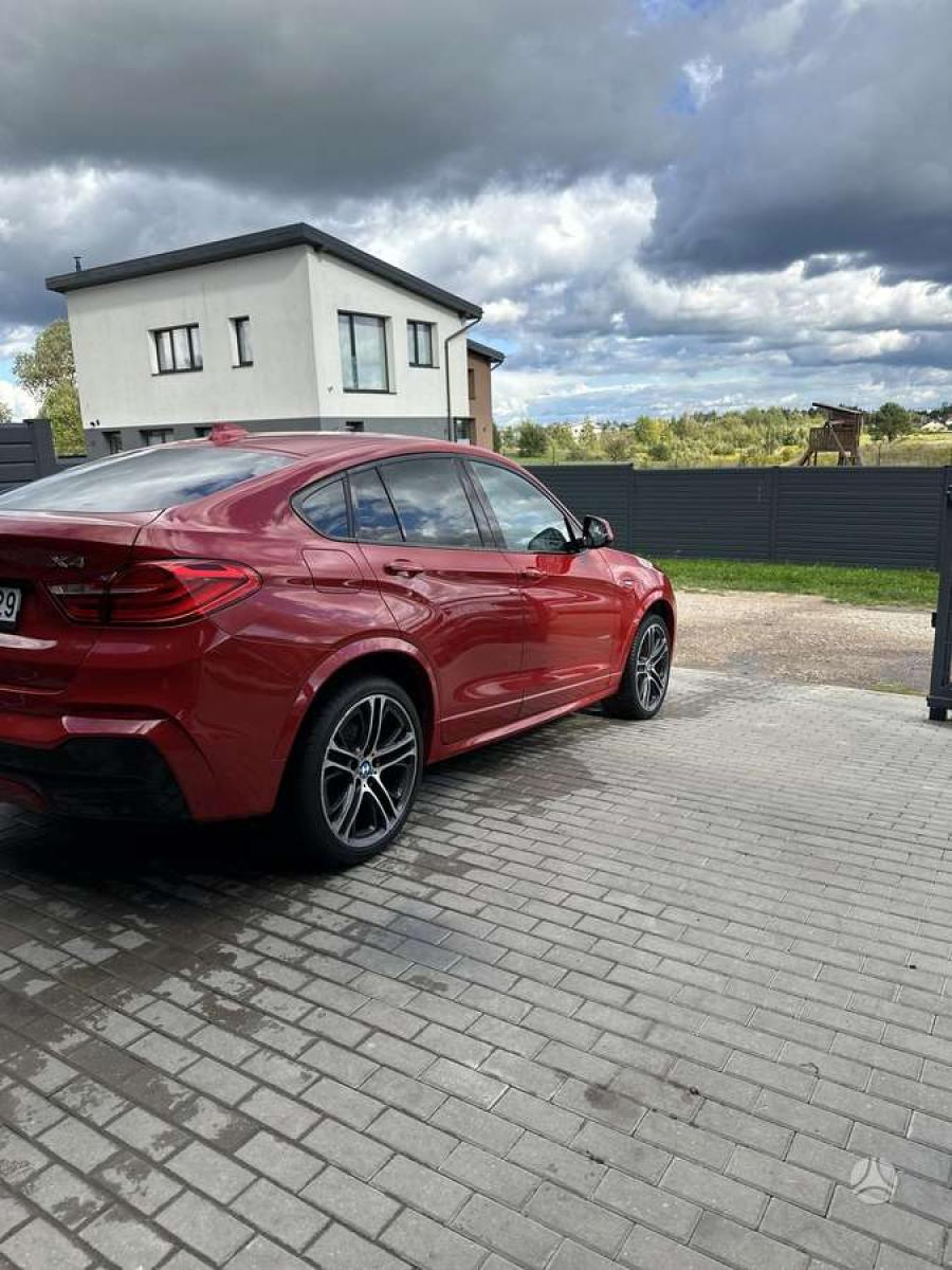 Red BMW X4 2017 in Vilnius, with an engine capacity of 2.00 L and mileage of 123 thousand km for 19300 €, photo 8 on AUTOMOTO.COM.LV