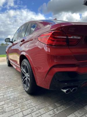 Red BMW X4 2017 in Vilnius, with an engine capacity of 2.00 L and mileage of 123 thousand km for 19300 €, photo 11 on AUTOMOTO.COM.LV