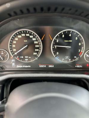Red BMW X4 2017 in Vilnius, with an engine capacity of 2.00 L and mileage of 123 thousand km for 19300 €, photo 18 on AUTOMOTO.COM.LV