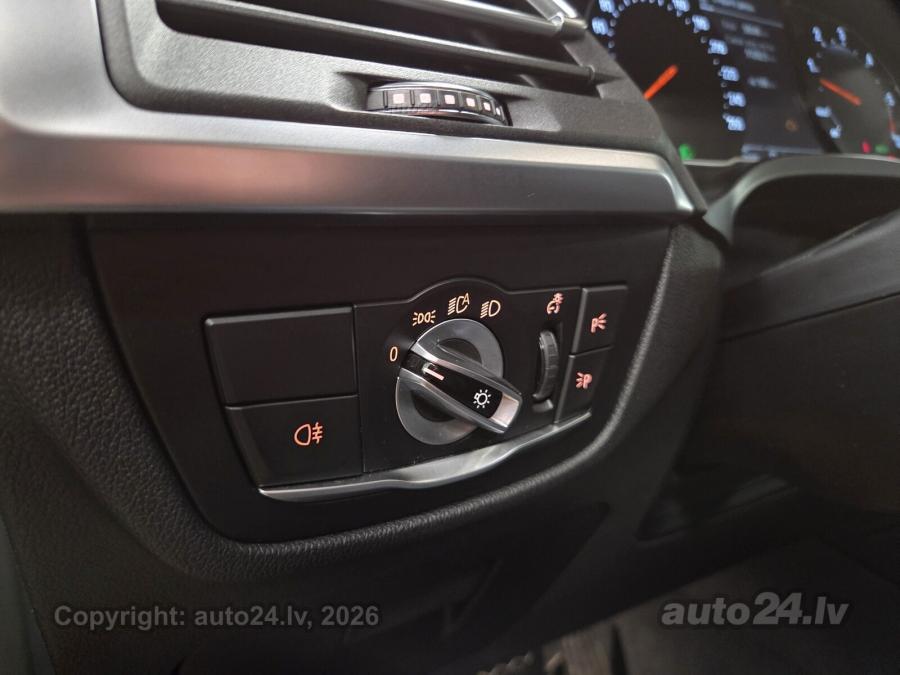 Red BMW X4 2022 in Tallinn, with an engine capacity of 2.00 L and mileage of 58 thousand km for 39900 €, photo 17 on AUTOMOTO.COM.LV