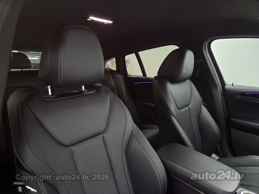 Red BMW X4 2022 in Tallinn, with an engine capacity of 2.00 L and mileage of 58 thousand km for 39900 €, photo 20 on AUTOMOTO.COM.LV