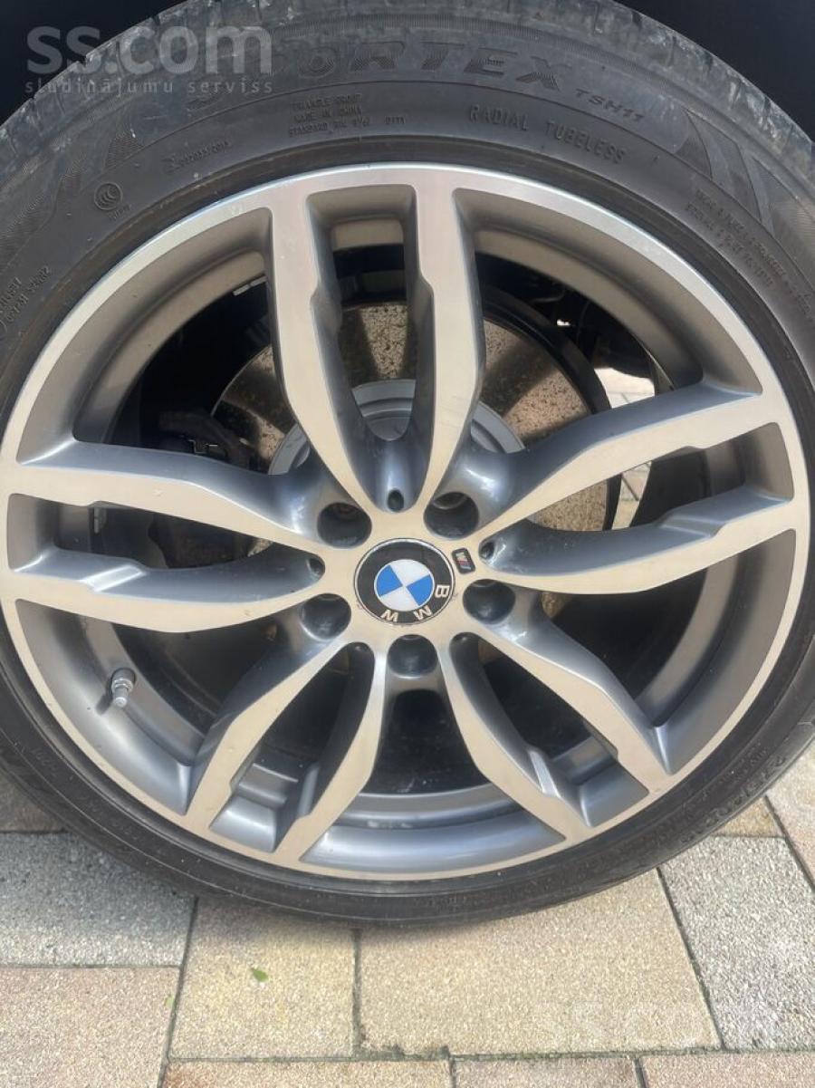 White BMW X4 2014 in Jelgava, with an engine capacity of 3.00 L and mileage of 269 thousand km for 16000 €, photo 7 on AUTOMOTO.COM.LV