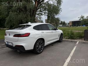 White BMW X4 2019 in Riga, with an engine capacity of 2.00 L and mileage of 158 thousand km for 36900 €, photo 15 on AUTOMOTO.COM.LV