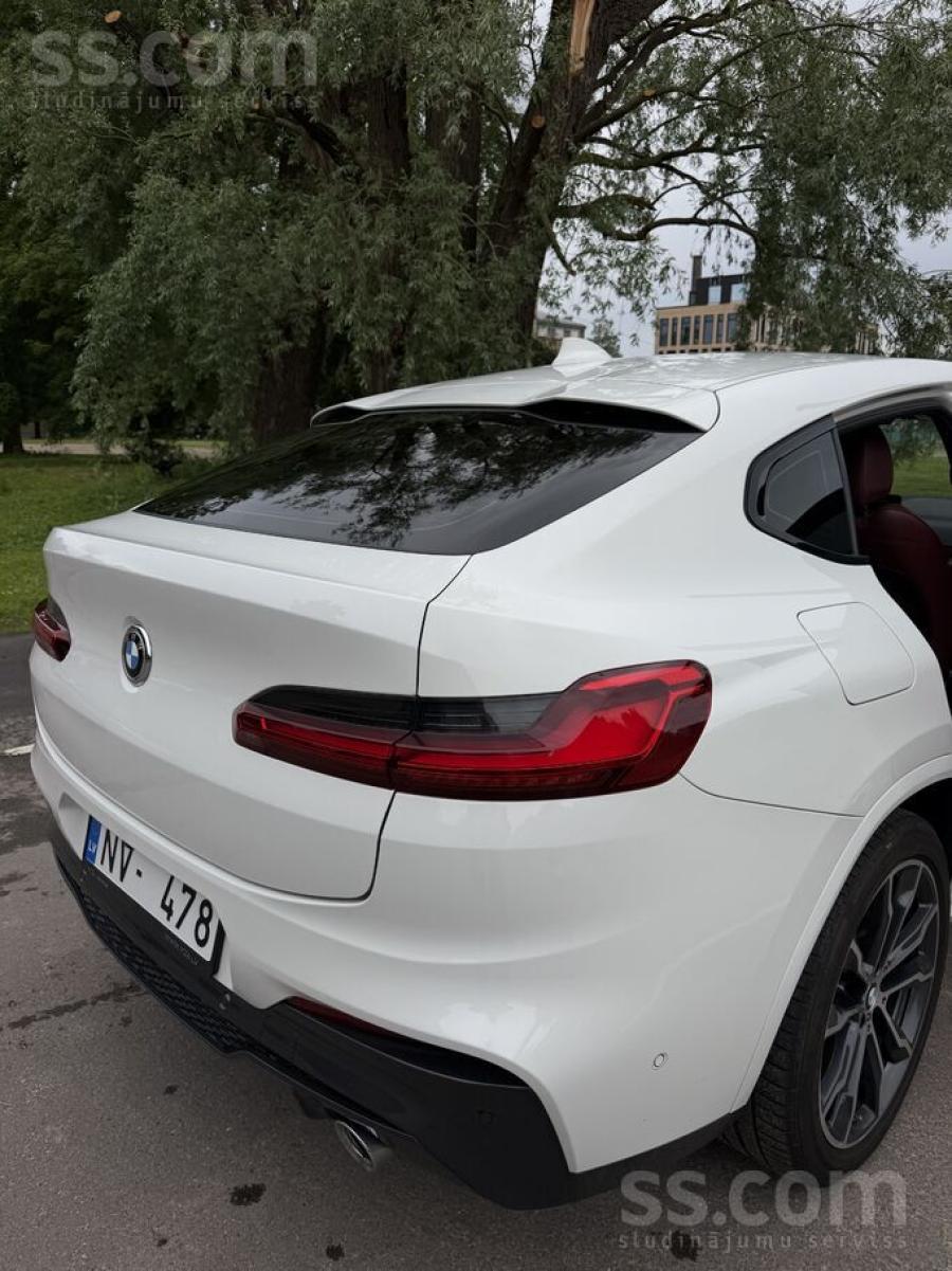 White BMW X4 2019 in Riga, with an engine capacity of 2.00 L and mileage of 158 thousand km for 36900 €, photo 16 on AUTOMOTO.COM.LV