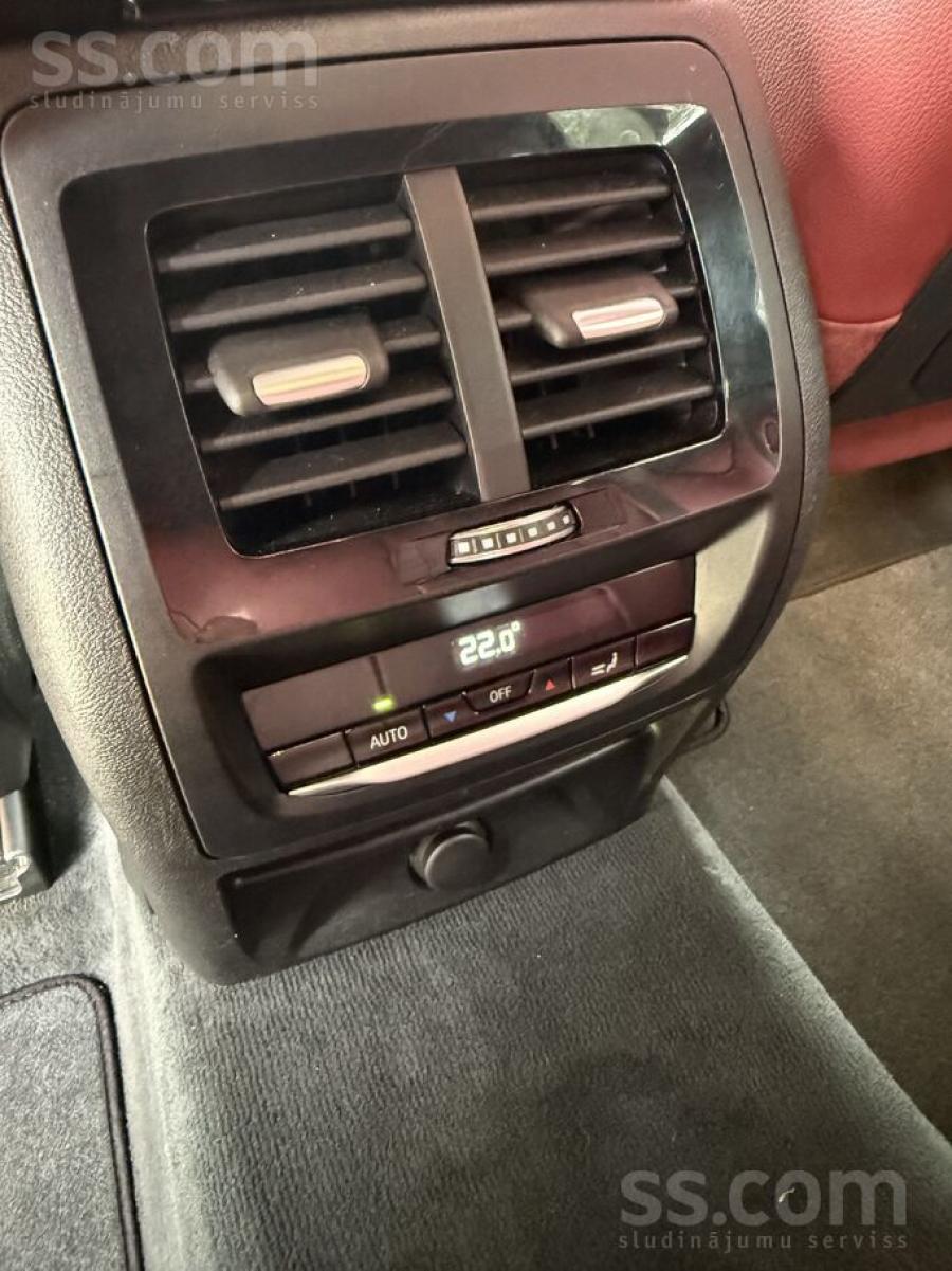 White BMW X4 2019 in Riga, with an engine capacity of 2.00 L and mileage of 158 thousand km for 36900 €, photo 19 on AUTOMOTO.COM.LV