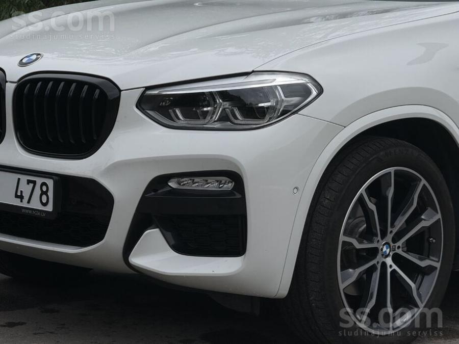 White BMW X4 2019 in Riga, with an engine capacity of 2.00 L and mileage of 158 thousand km for 33800 €, photo 3 on AUTOMOTO.COM.LV