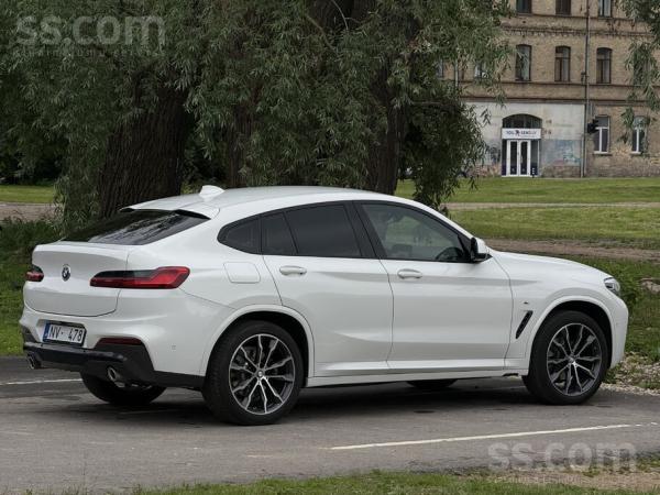 White BMW X4 2019 in Riga, with an engine capacity of 2.00 L and mileage of 158 thousand km for 33800 €, photo 4 on AUTOMOTO.COM.LV
