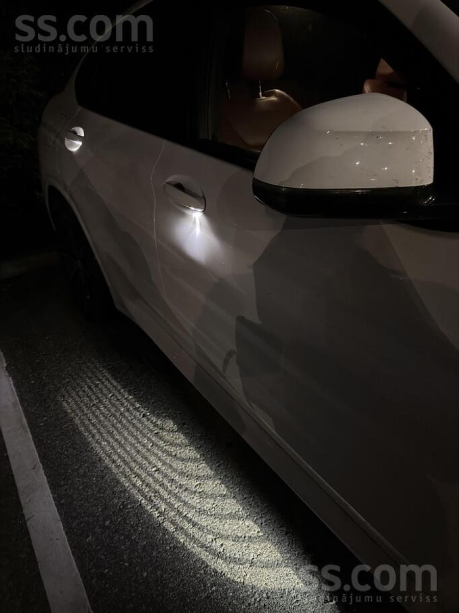 White BMW X4 2019 in Riga, with an engine capacity of 2.00 L and mileage of 158 thousand km for 33800 €, photo 25 on AUTOMOTO.COM.LV