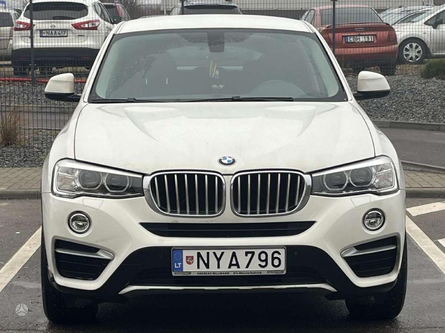 White BMW X4 2015 in Kaunas, with an engine capacity of 2.00 L and mileage of 266 thousand km for 15500 €, photo 13 on AUTOMOTO.COM.LV