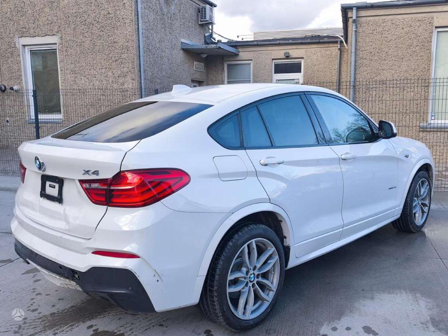 White BMW X4 2015 in Klaipeda, with an engine capacity of 2.00 L and mileage of 198 thousand km for 12999 €, photo 5 on AUTOMOTO.COM.LV