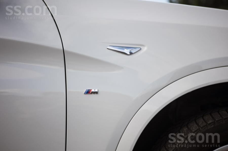 White BMW X4 2015 in Riga, with an engine capacity of 2.00 L and mileage of 207 thousand km for 17800 €, photo 11 on AUTOMOTO.COM.LV