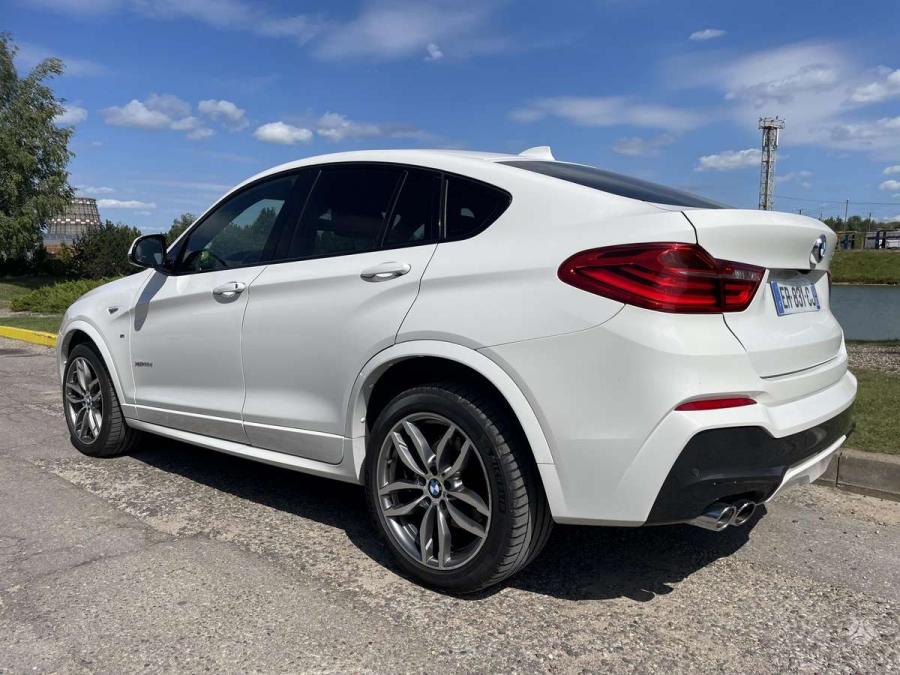 White BMW X4 2015 in Vilnius, with an engine capacity of 2.99 L and mileage of 204 thousand km for 15900 €, photo 6 on AUTOMOTO.COM.LV