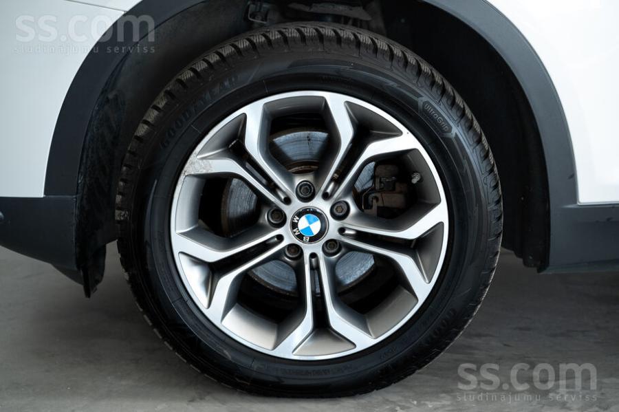 White BMW X4 2015 in Riga, with an engine capacity of 3.00 L and mileage of 182 thousand km for 15990 €, photo 22 on AUTOMOTO.COM.LV