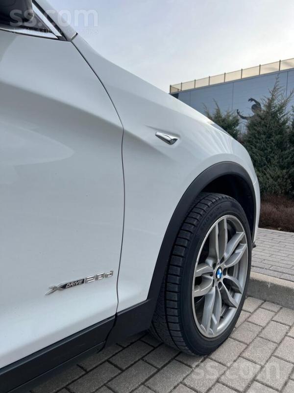 White BMW X4 2016 in Riga, with an engine capacity of 2.00 L and mileage of 138 thousand km for 17650 €, photo 5 on AUTOMOTO.COM.LV